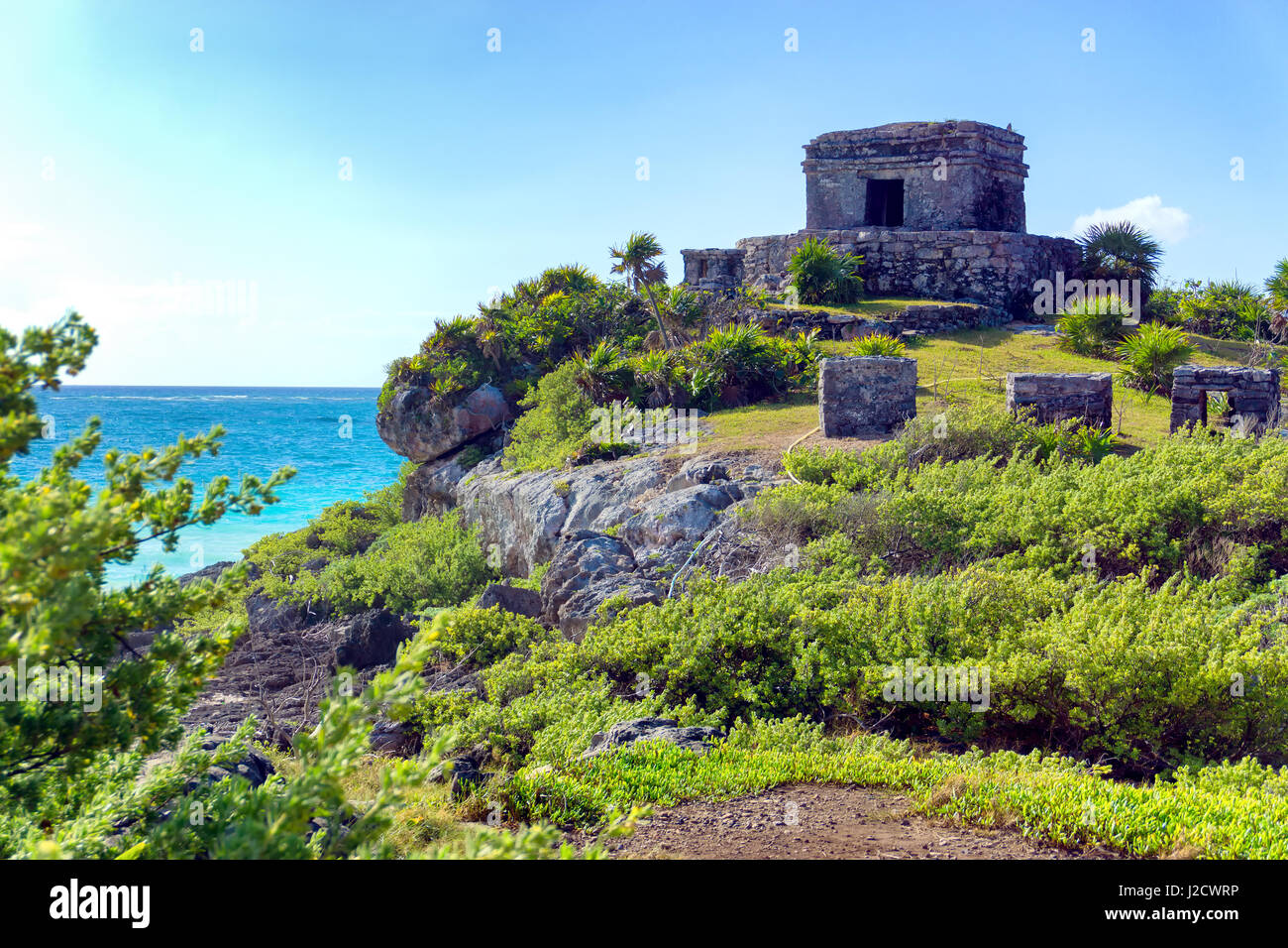 Temple overlooking the Caribbean Sea in Tulum, Mexico Stock Photo - Alamy
