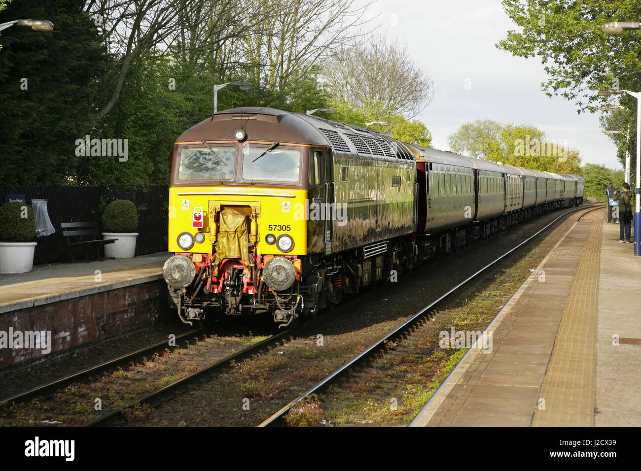 Class 57 diesel loco 57305 with a Belmond Pullman charter service at ...