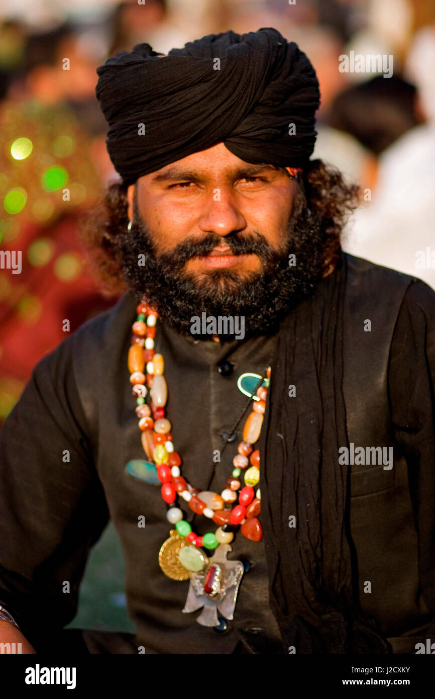 Pakistani cultural dress hi-res stock photography and images - Alamy