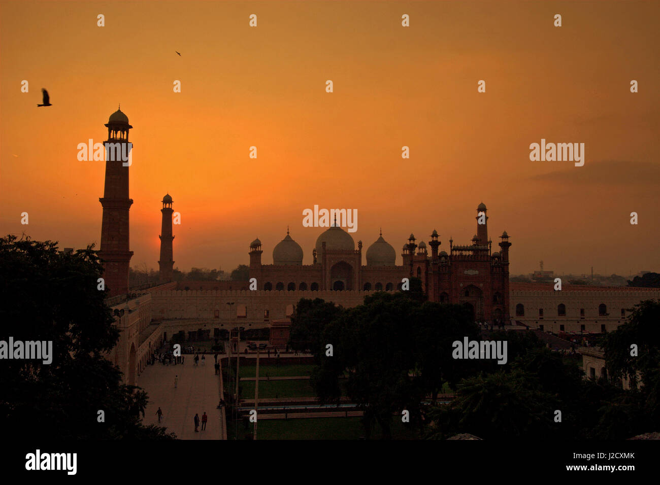 View of Badshahi Masjid from Lahore Fort Stock Photo - Alamy
