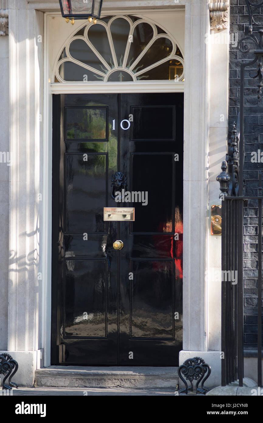 Iconic front door of No 10 Downing Street, Cabinet Meeting on 25 April ...