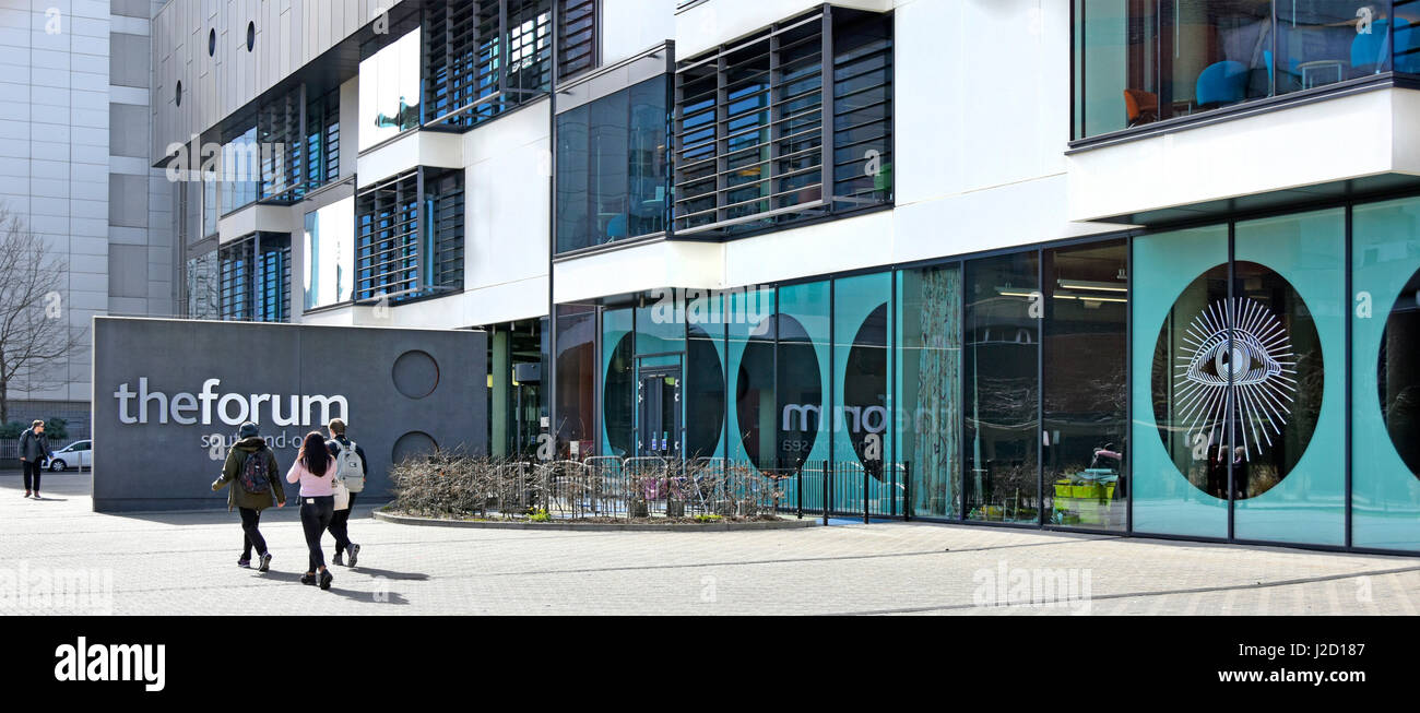 South essex college campus building hi-res stock photography and images ...
