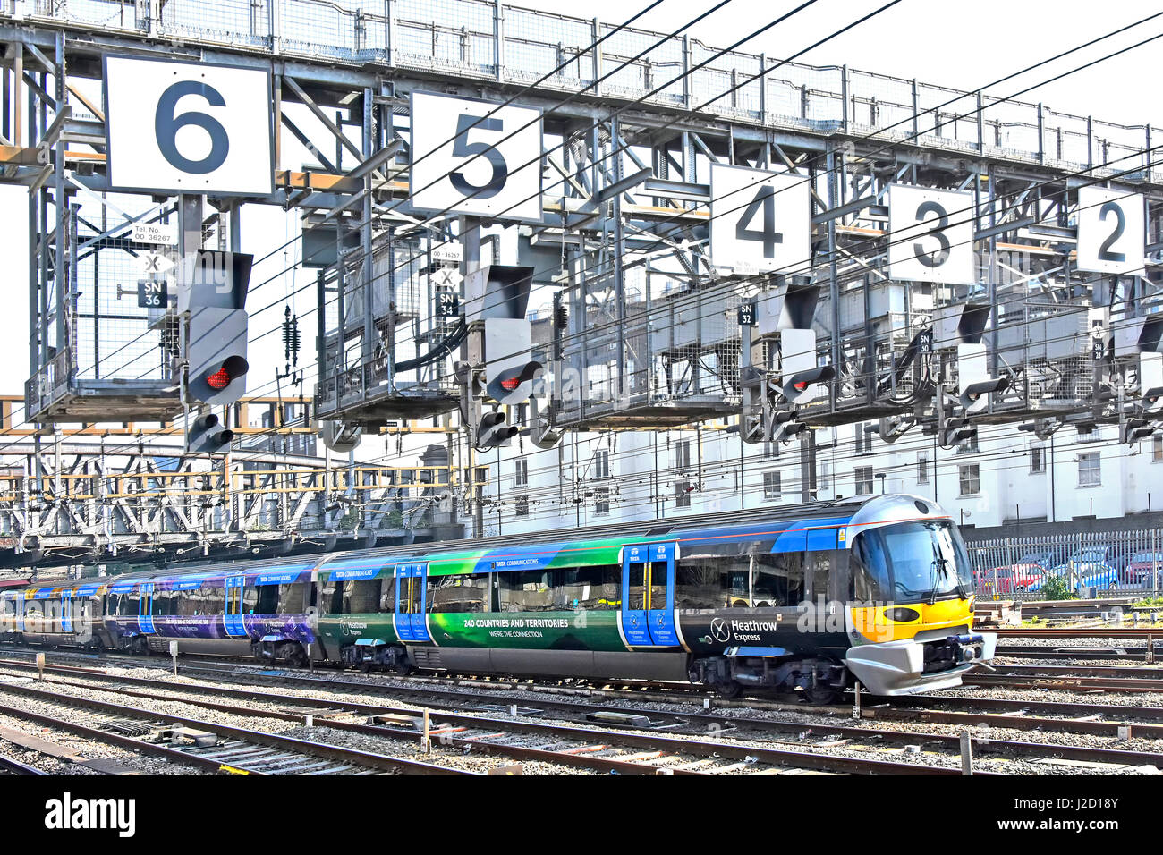 Railway signals uk hi-res stock photography and images - Alamy