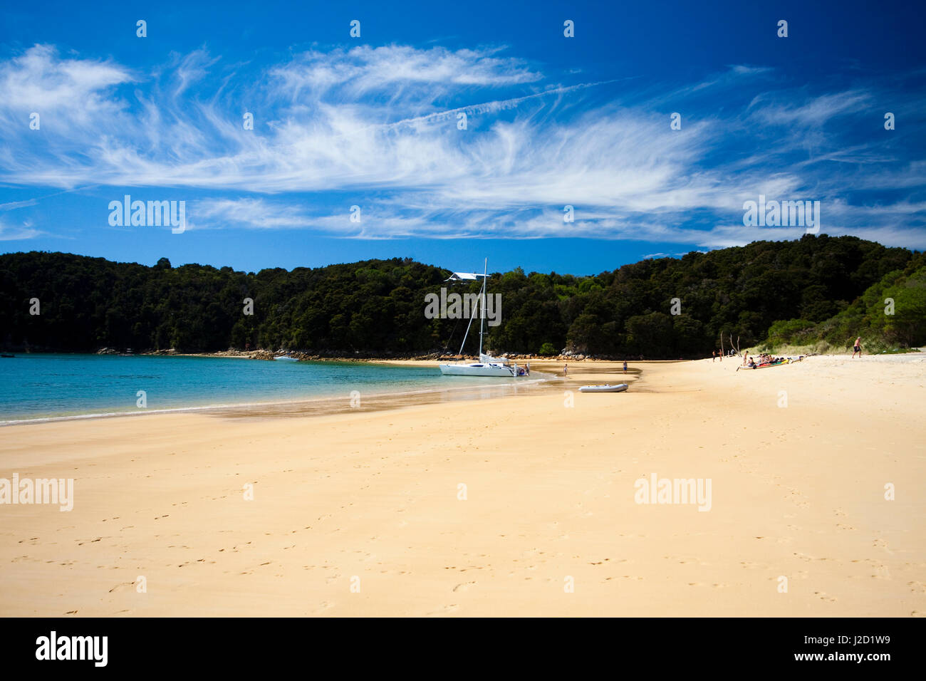 Stunning Anchorage beach in the middle of New Zealand's Abel Tasman ...