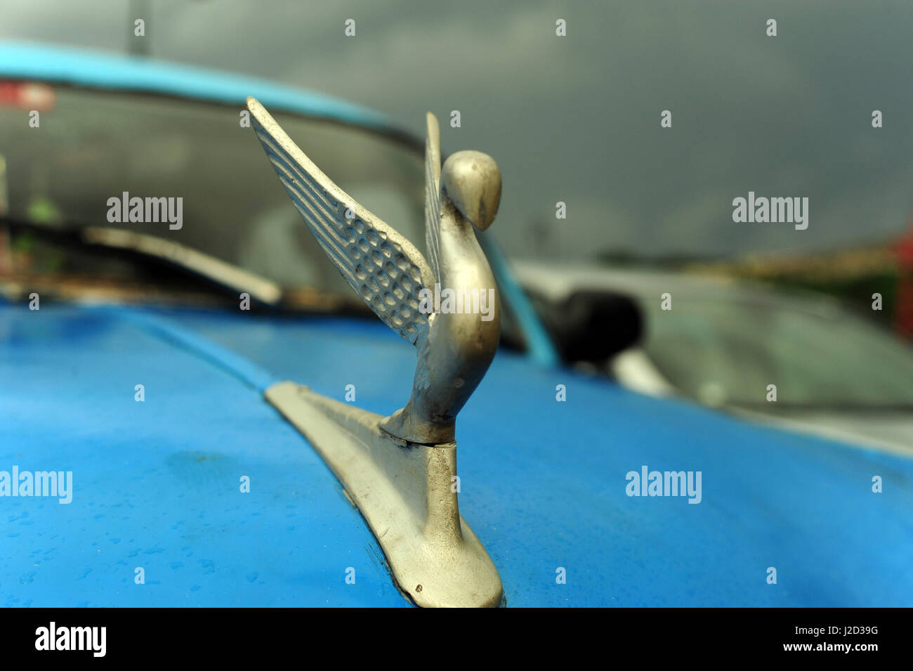 Silver angel hi-res stock photography and images - Alamy