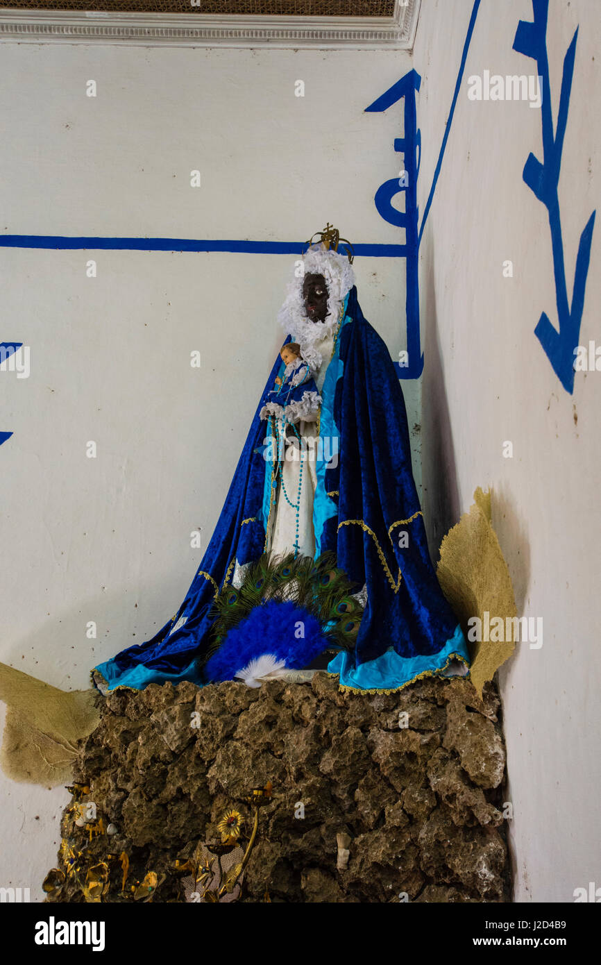 Santeria altar hi-res stock photography and images - Alamy