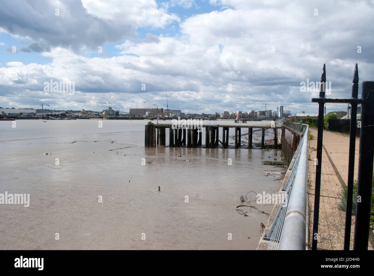 Jetty on the Thames Stock Photo - Alamy