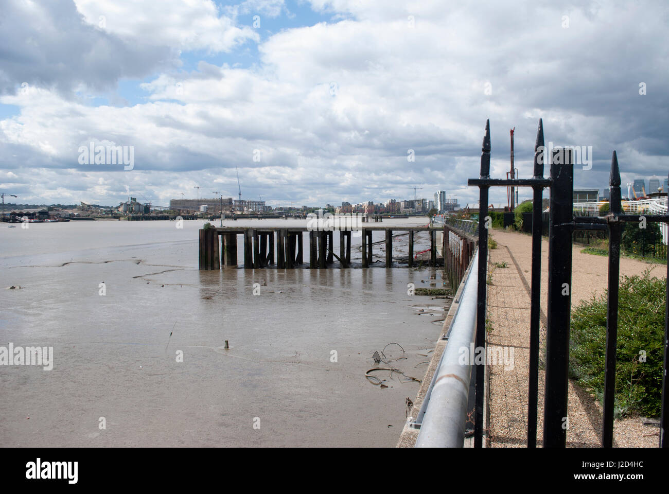 Jetty on the Thames Stock Photo - Alamy