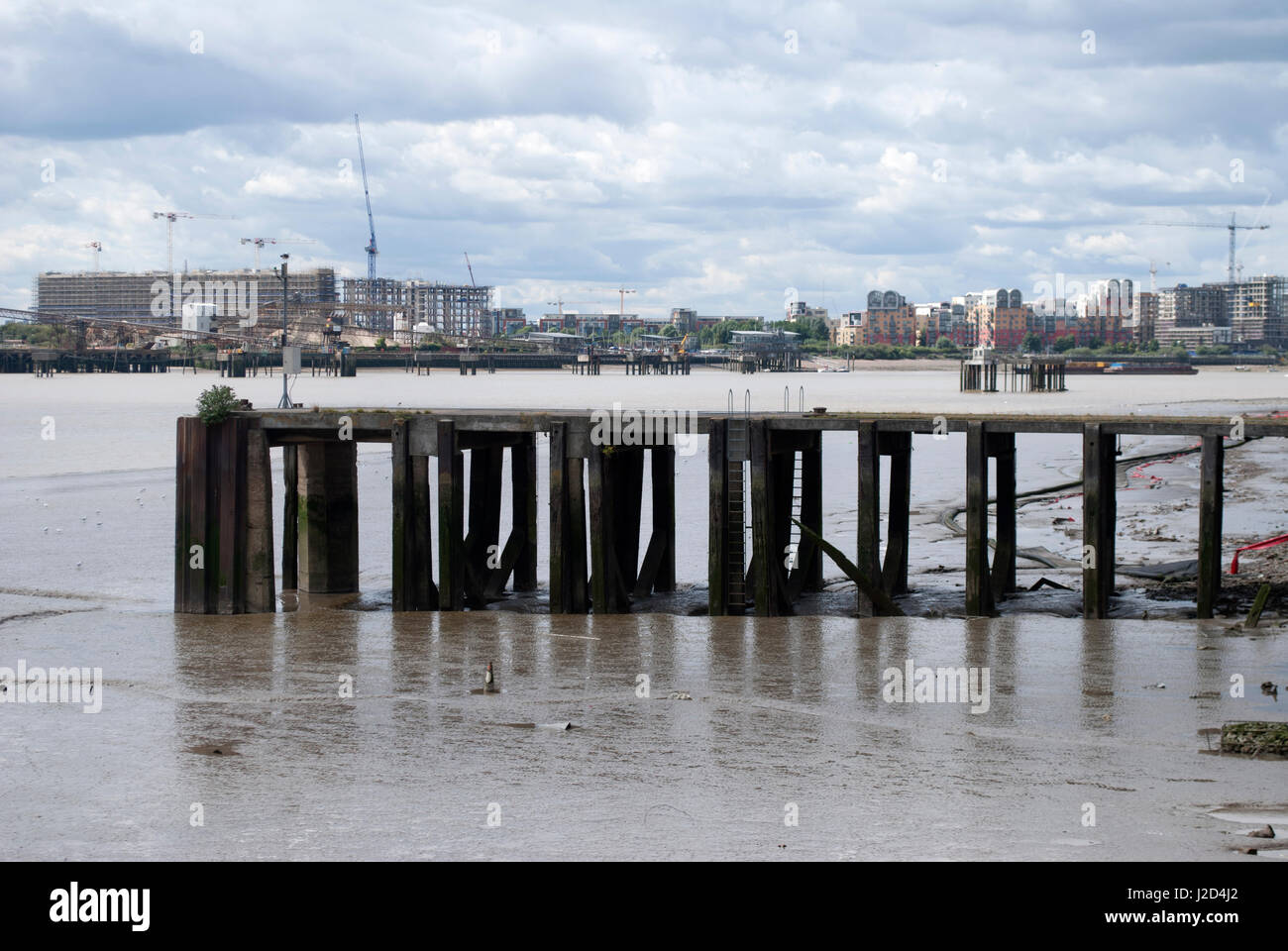 Jetty on the Thames Stock Photo - Alamy