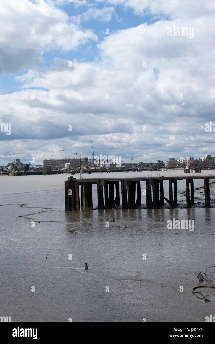 Jetty on the Thames Stock Photo - Alamy