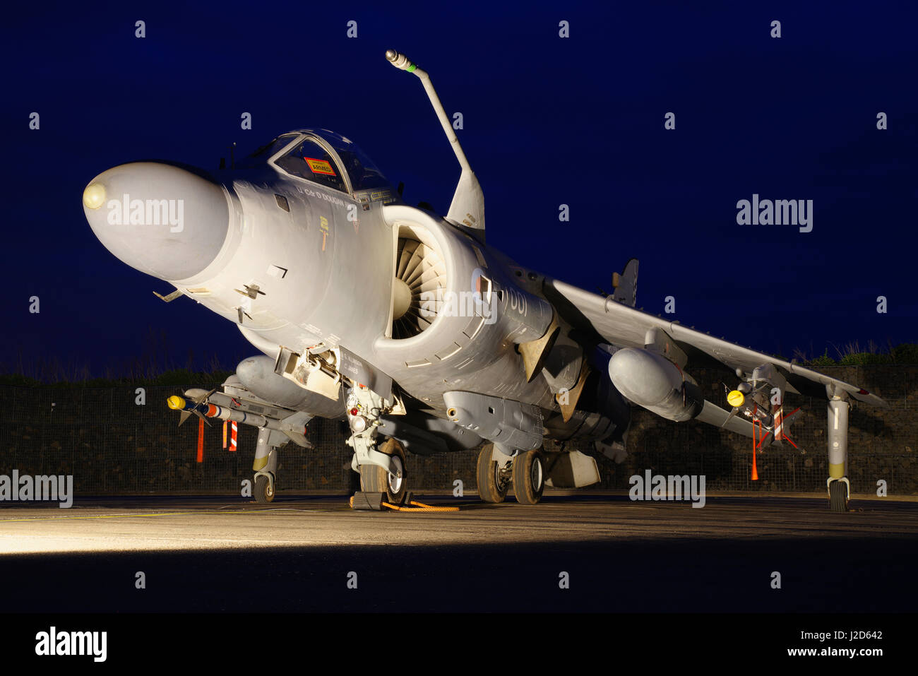 Hawker siddeley harrier jump jet hi-res stock photography and images ...
