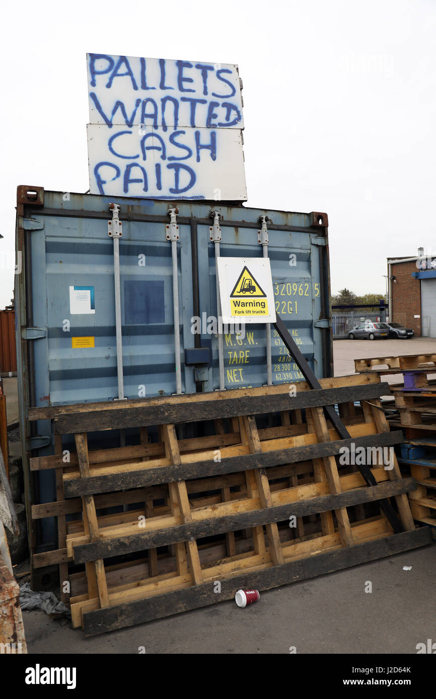 Scenes from South Mimms Services motorway service station Stock Photo ...