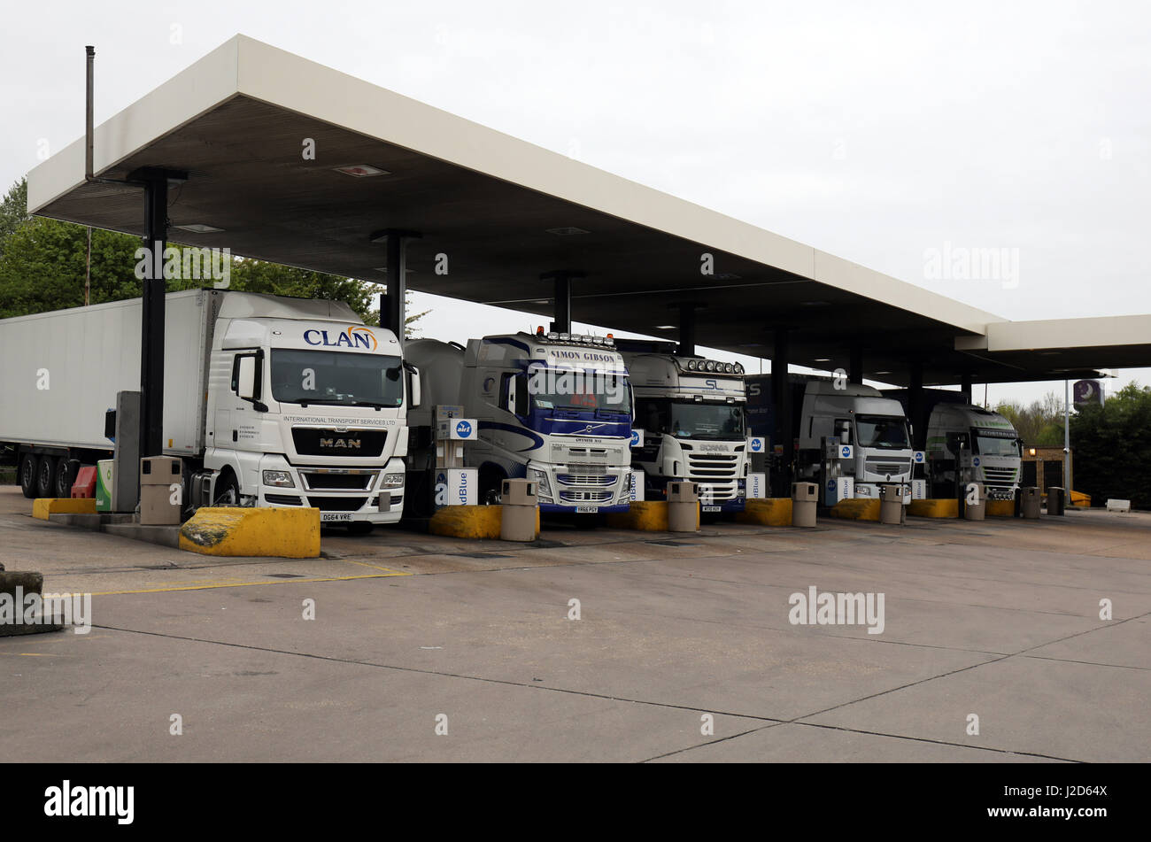 South mimms services hi-res stock photography and images - Alamy