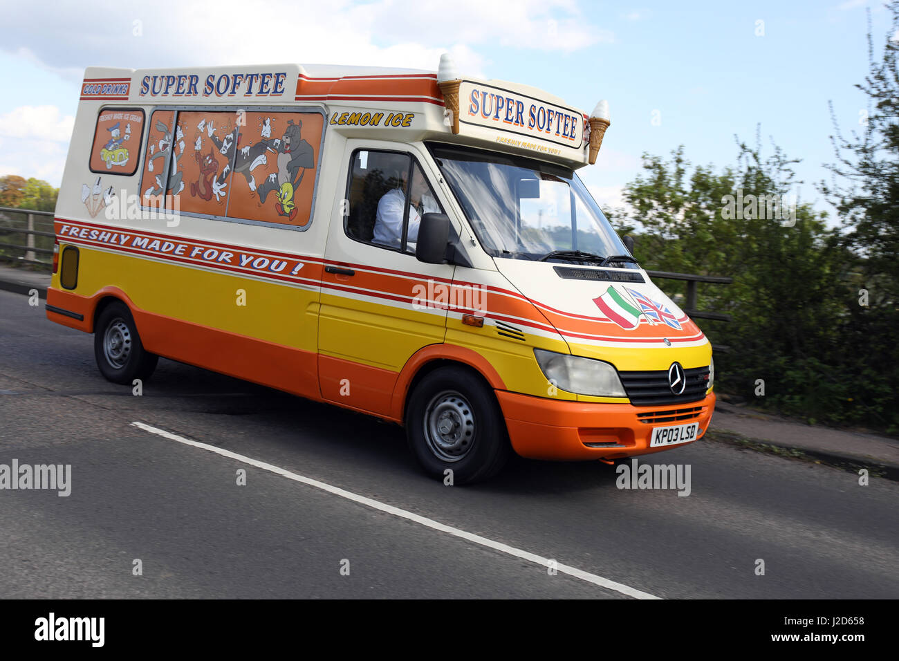 Scenes from South Mimms Services motorway service station Stock Photo ...