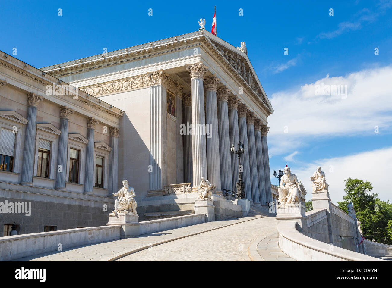 Parliament building and statues, Vienna, Austria Stock Photo - Alamy