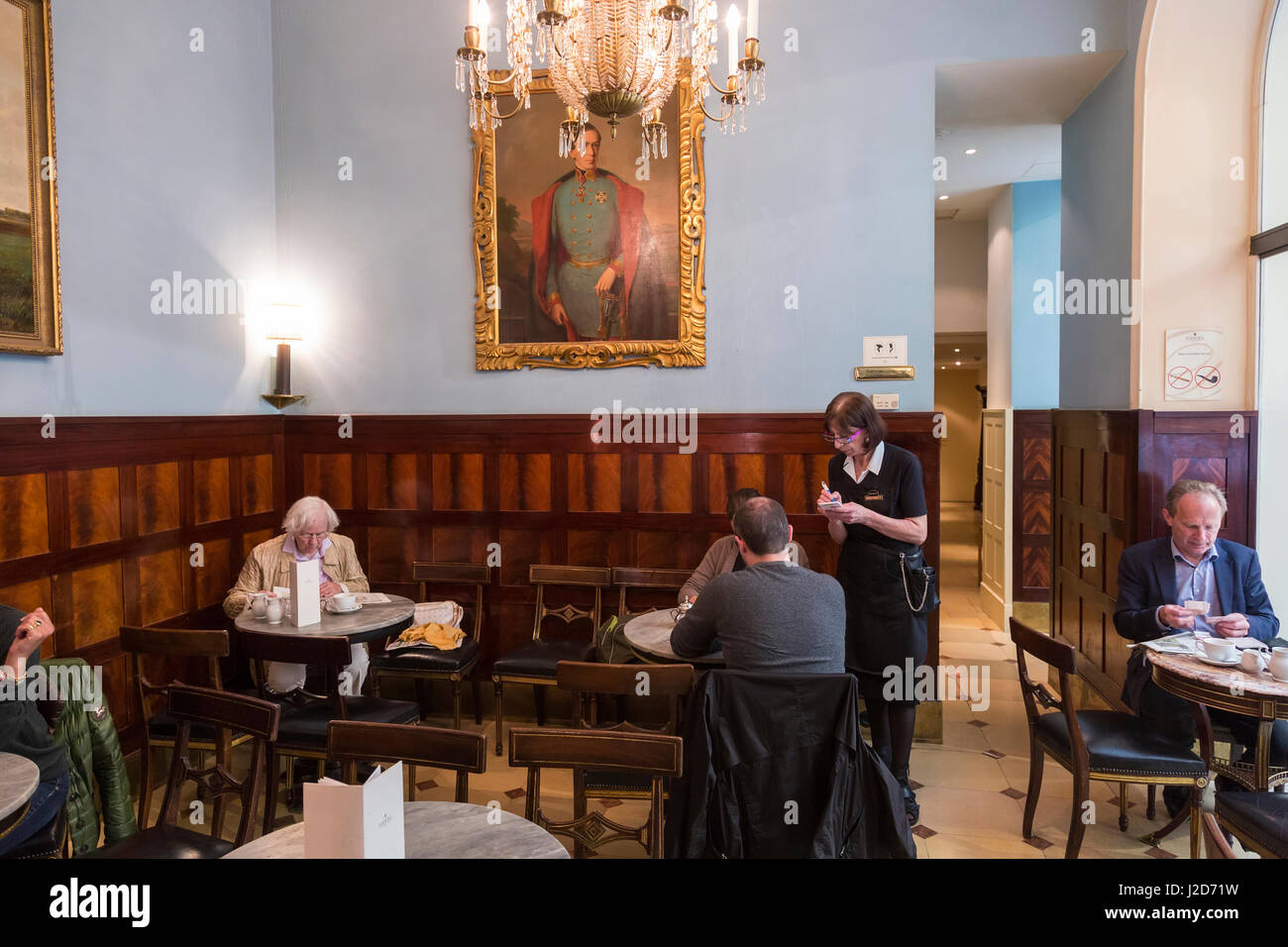 Demel Cake Shop, Vienna, Austria Stock Photo - Alamy
