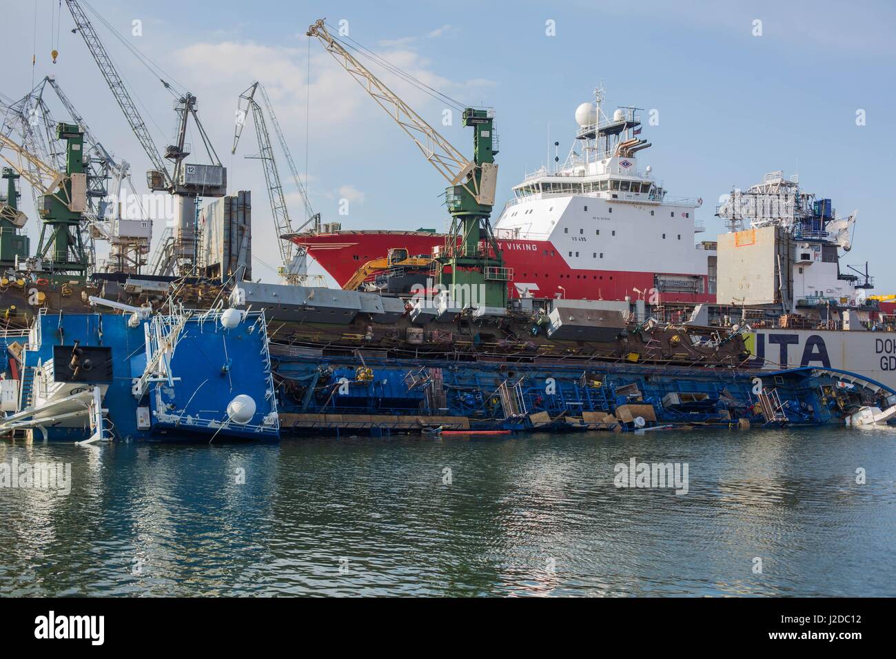 Gdynia, Poland. 27th Apr, 2017. Norwegian boat is drowning in one of ...