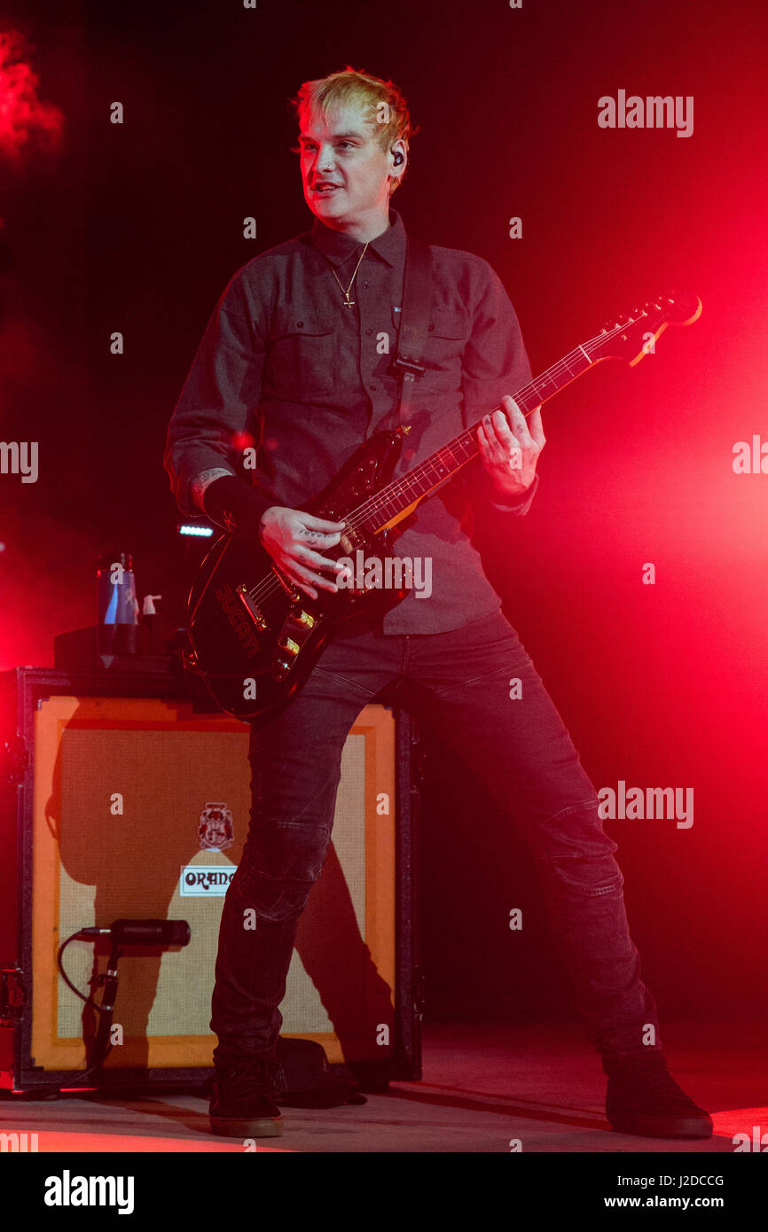 April 25, 2017 - Pelham, Alabama, U.S - MATT SKIBA of Blink-182 at Oak ...