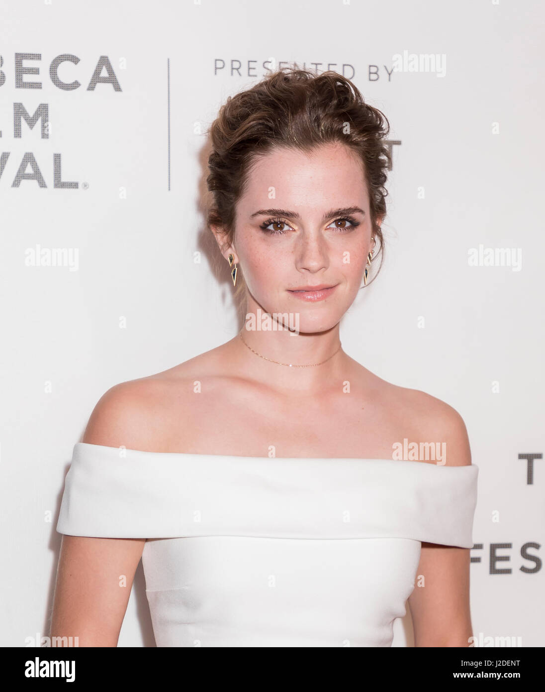 New York, USA. 26th Apr, 2017. NEW YORK, NY, USA - APRIL 26: Actress ...