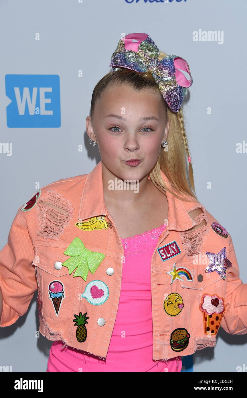 Jojo siwa hi-res stock photography and images - Alamy
