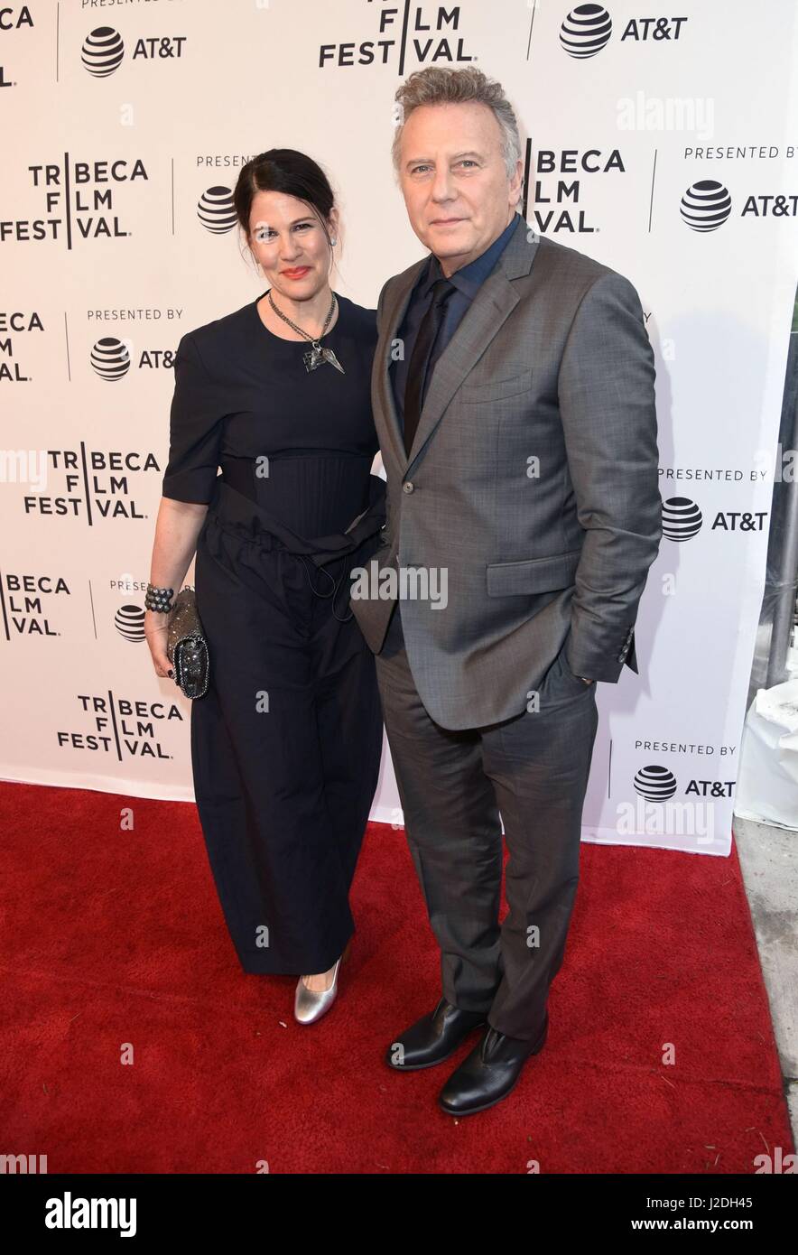 Paula ravets paul reiser arrivals hi-res stock photography and images ...