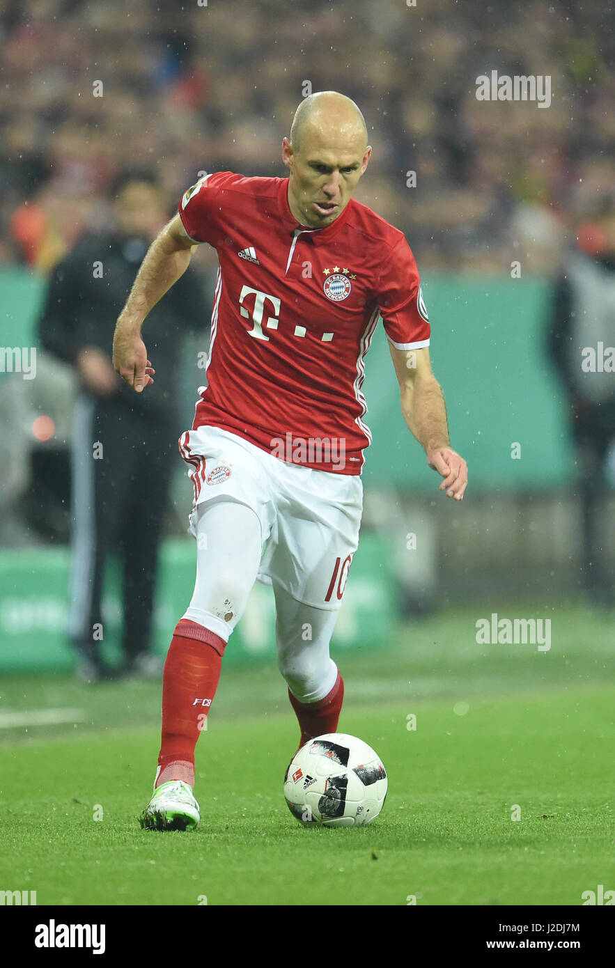 Munich, Germany. 26th Apr, 2017. Bayern's Arjen Robben in action during ...