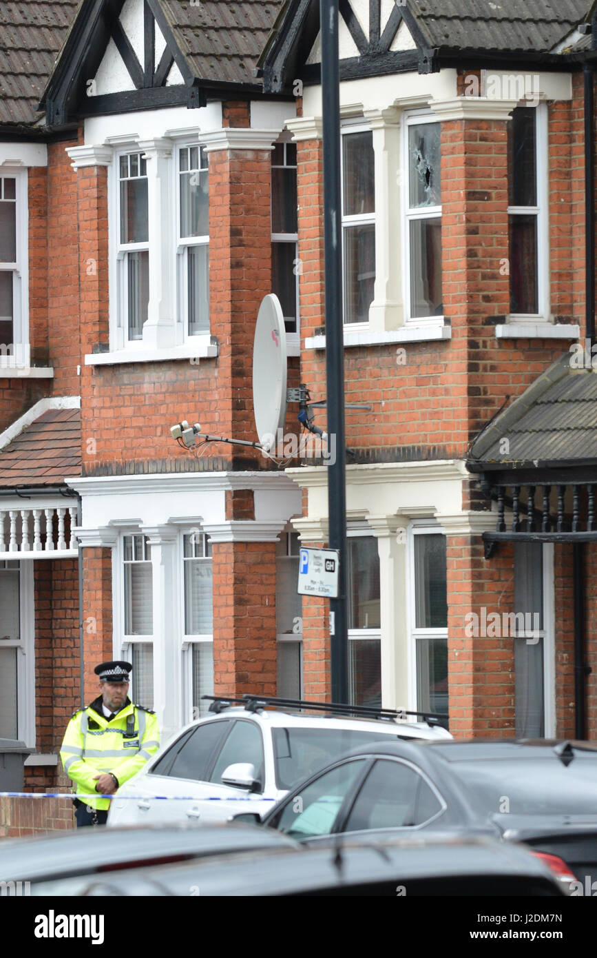 Police raid in north london hi-res stock photography and images - Alamy