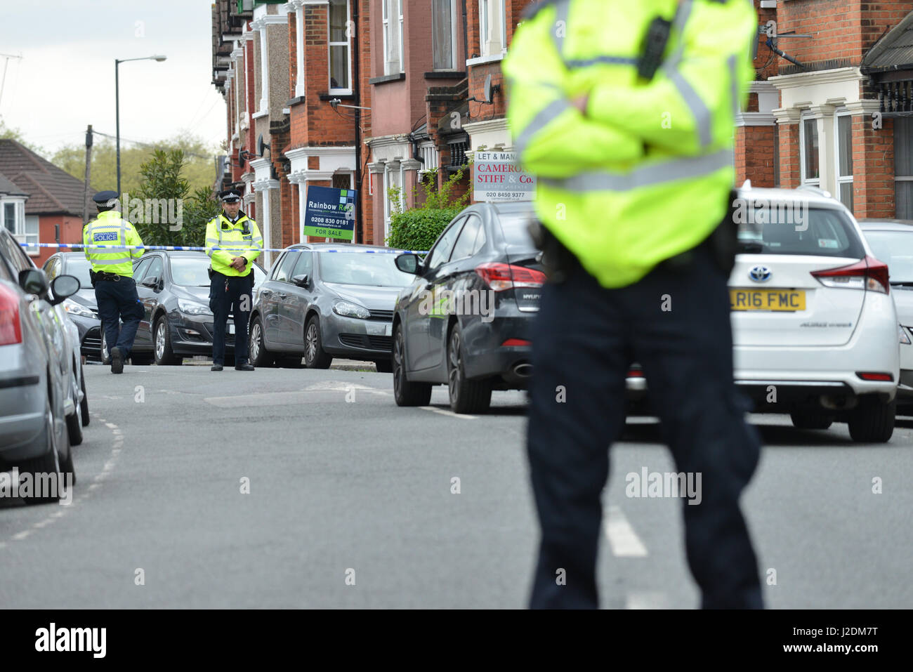 Police raid in north london hi-res stock photography and images - Alamy