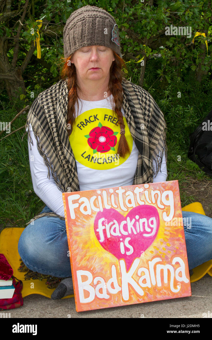 Little Plumpton, Lancashire, Blackpool, UK . 28th April, 2017. Fracking ...