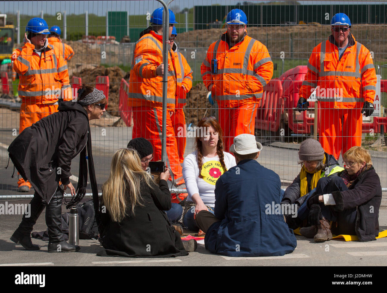 Little Plumpton, Lancashire, Blackpool, UK . 28th April, 2017. Fracking ...