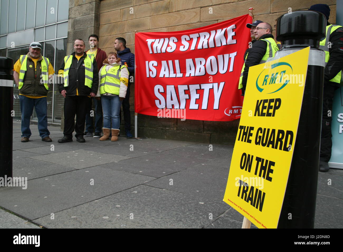 Carlisle, UK. 28th Apr, 2017. RMT strike on Virgin Trains East Coast ...