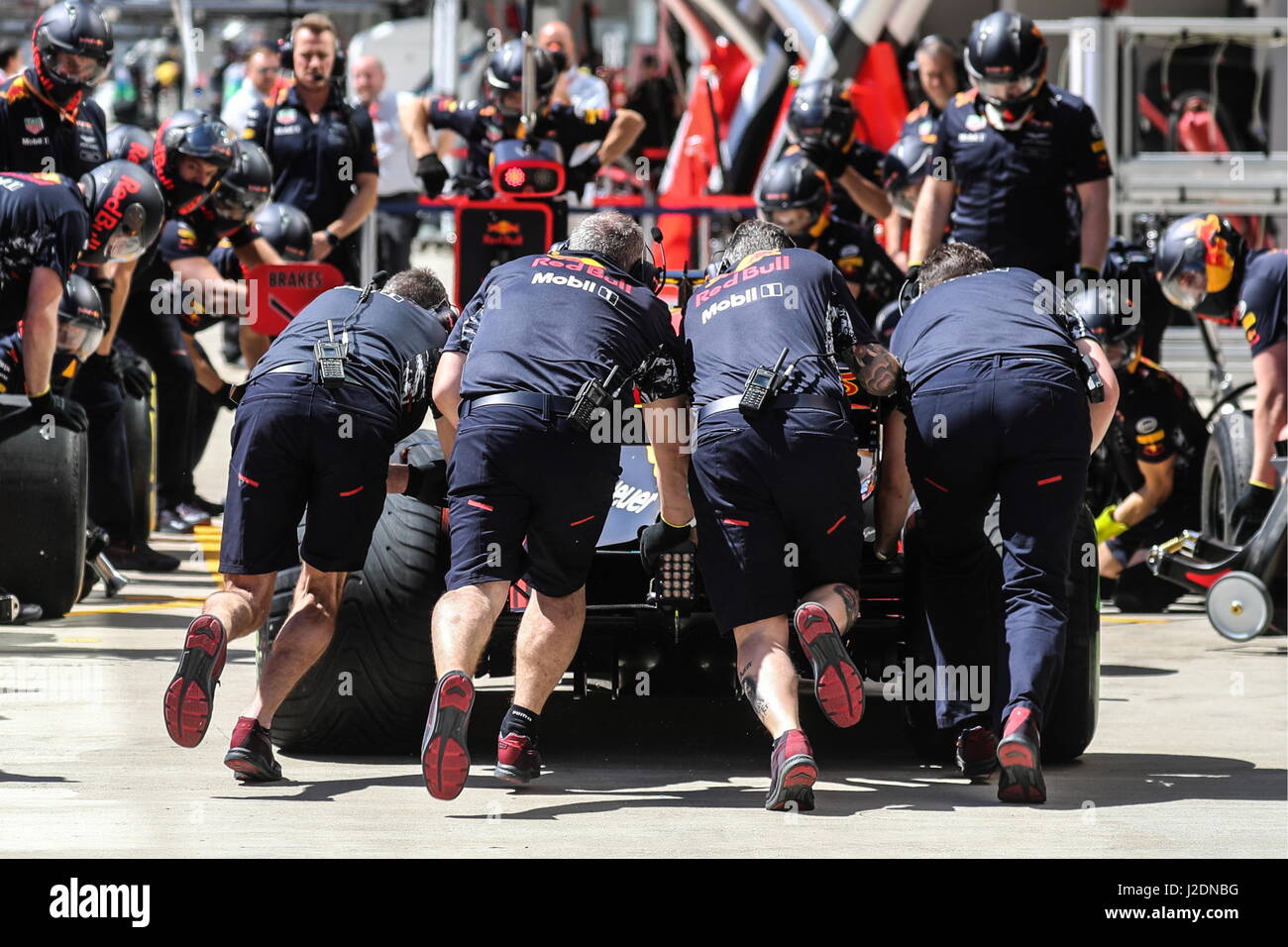 Red Bull F1 Mechanics High Resolution Stock Photography and Images - Alamy