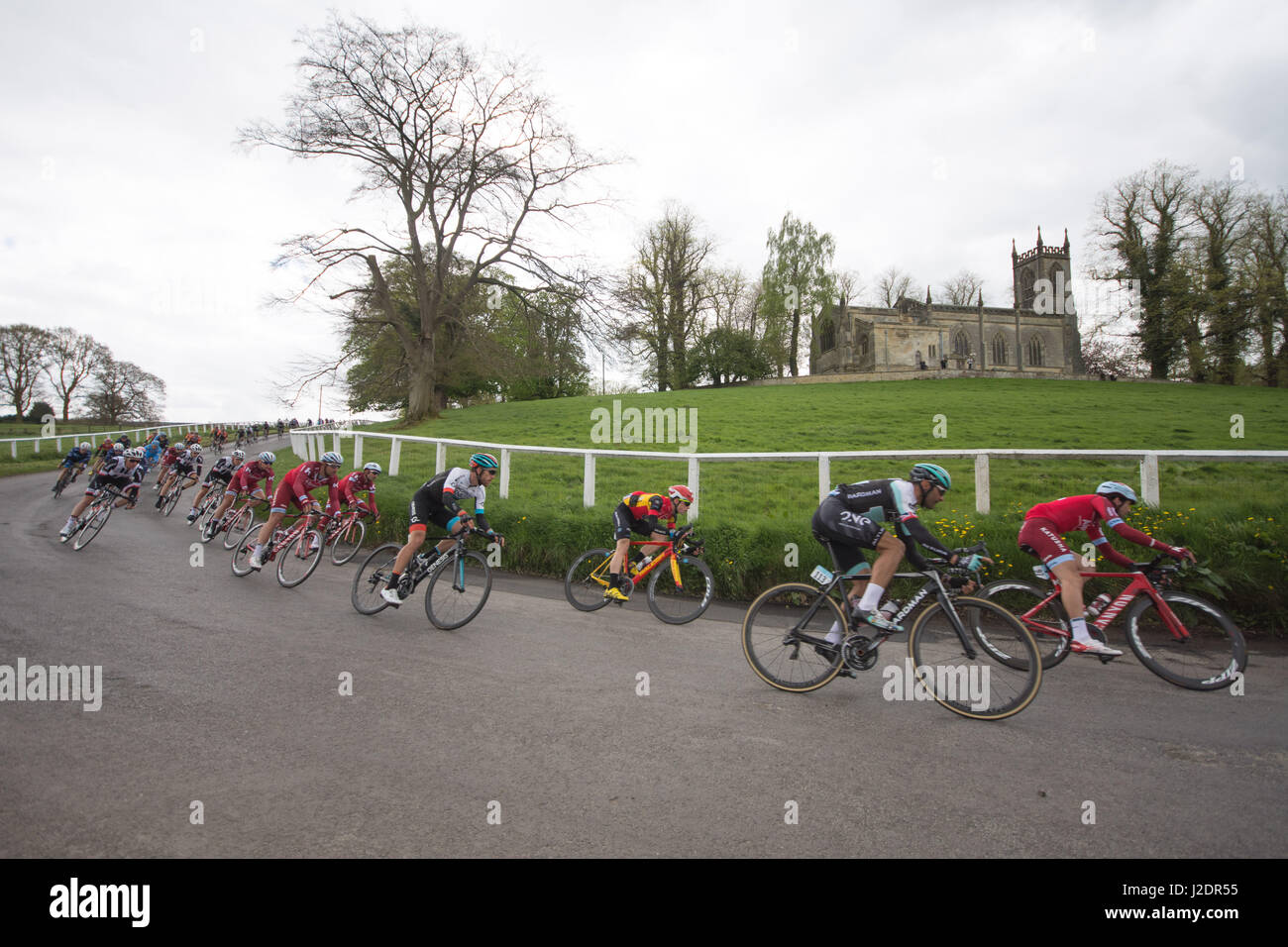 Birdsall estate church hi-res stock photography and images - Alamy