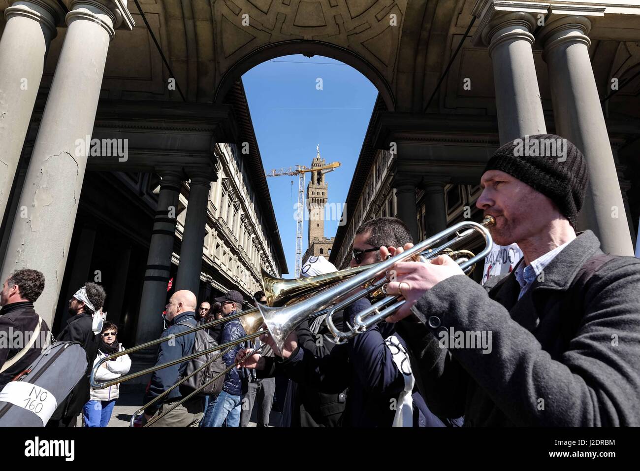 Florence. Strike and national demonstration of 14 Italian opera ...