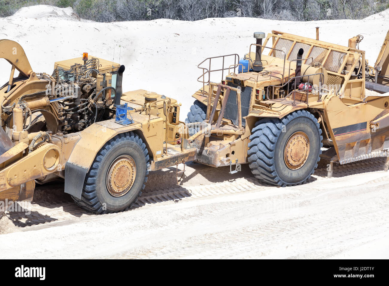 Construction earth moving machinery machines hi-res stock photography ...