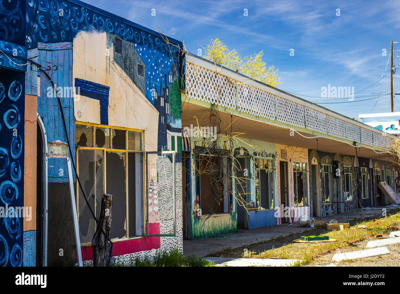 Vandalized Motel Units With Broken Windows Stock Photo - Alamy