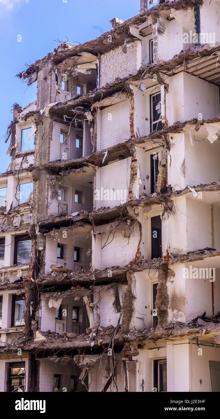 Demolished Building. Deconstruction of building Stock Photo - Alamy