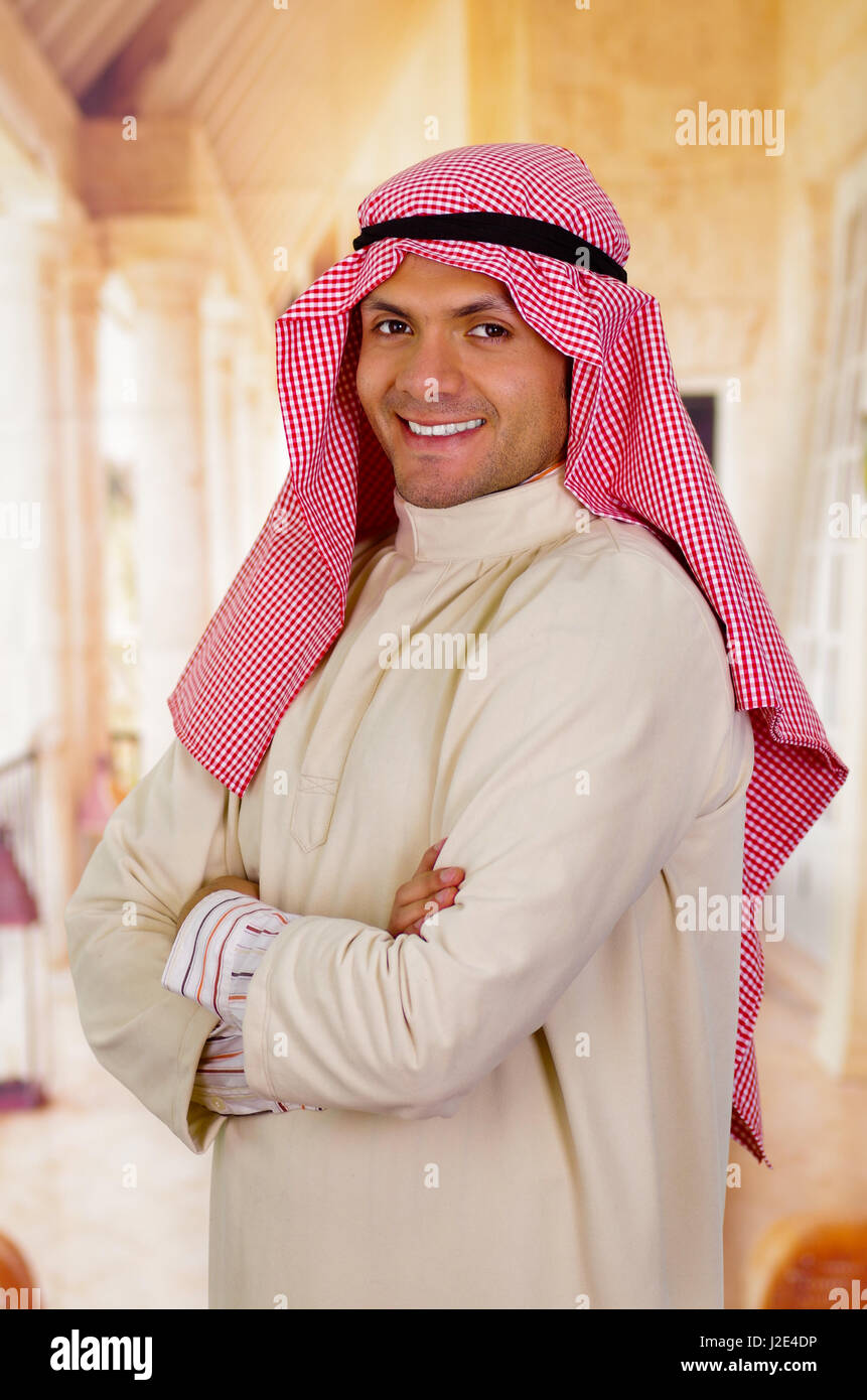 smiling arabian man with arms crossed Stock Photo - Alamy smiling arabian man with arms crossed Stock Photo - Alamy