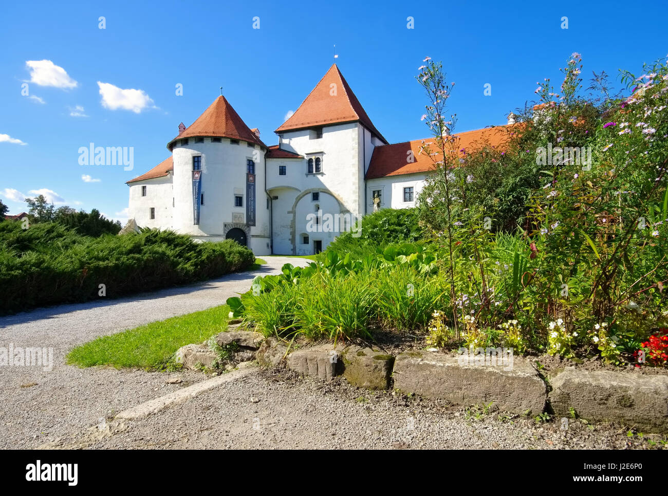 Tower castle in medieval hi-res stock photography and images - Alamy