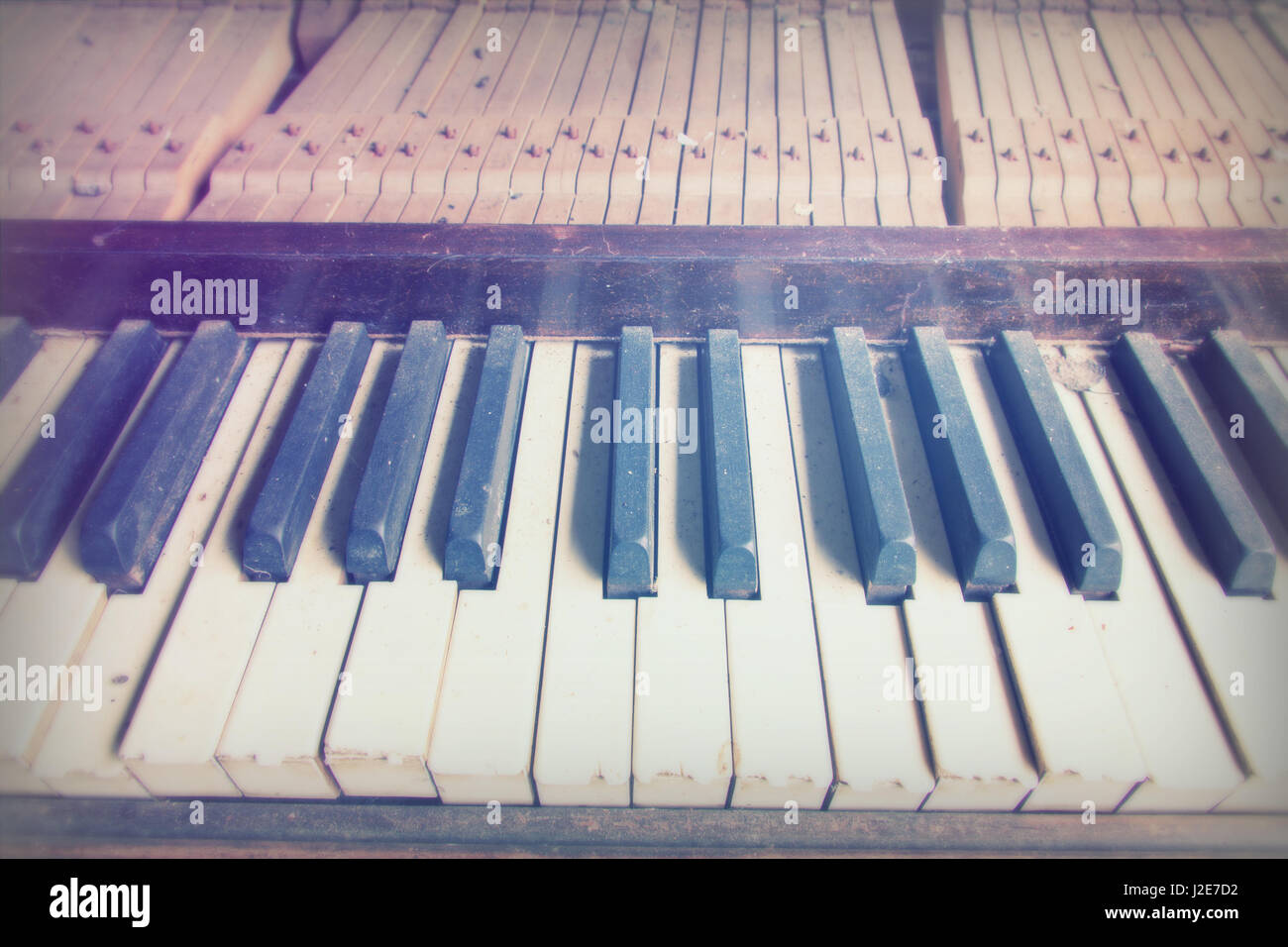 Keys from an old broken and damaged piano Stock Photo - Alamy