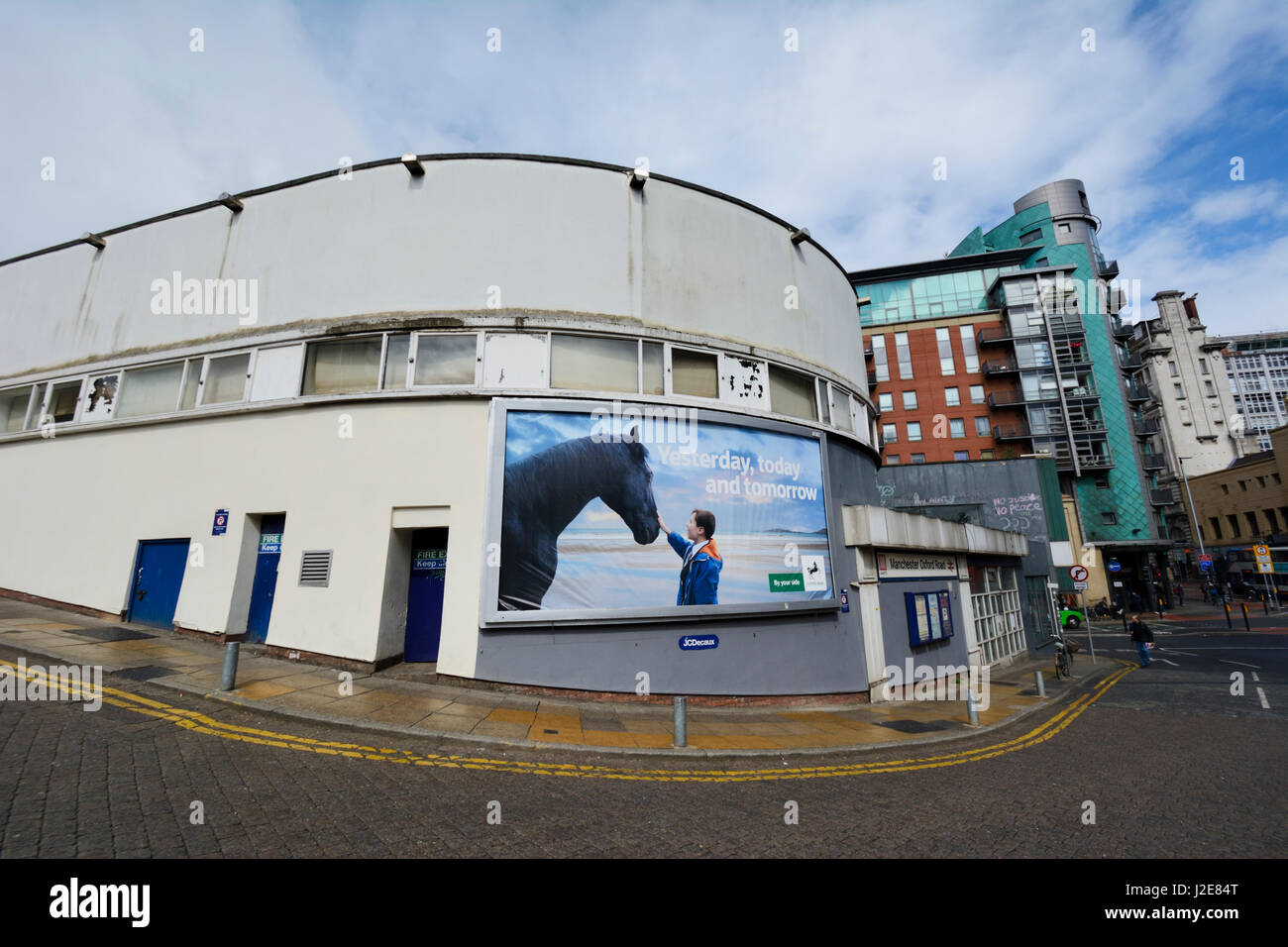 Manchester oxford street station hi-res stock photography and images ...