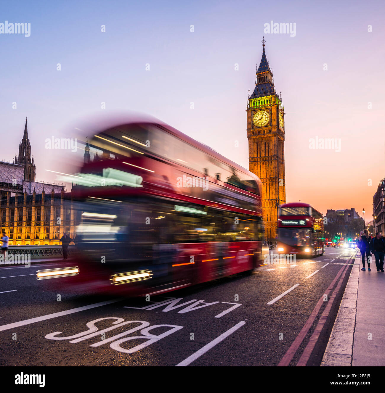 London evening sunset bus hi-res stock photography and images - Alamy