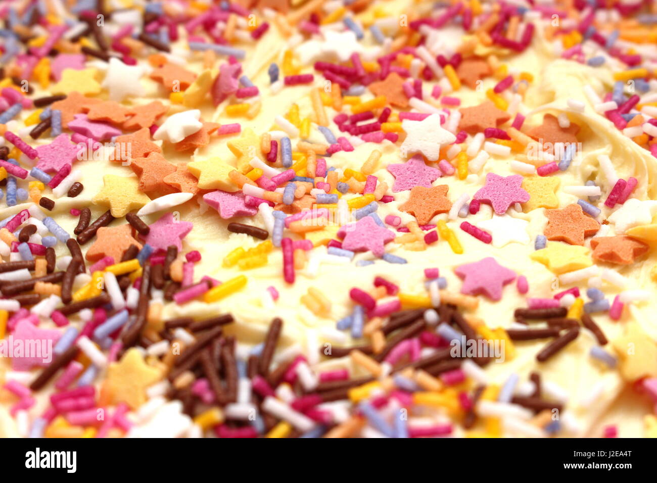 Hundreds and thousands topping hi-res stock photography and images - Alamy