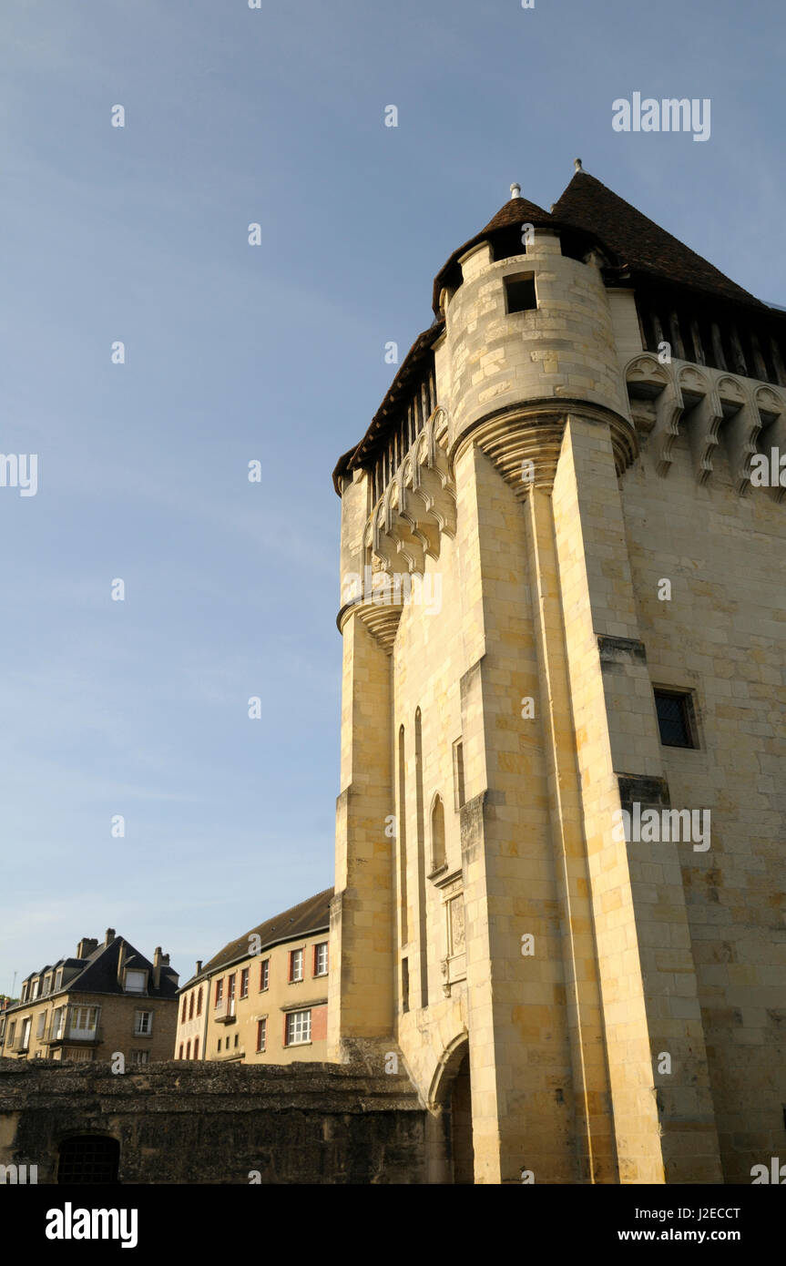 France, Burgundy, Nievre, Nevers. Porte du Croux gate (medieval tower ...