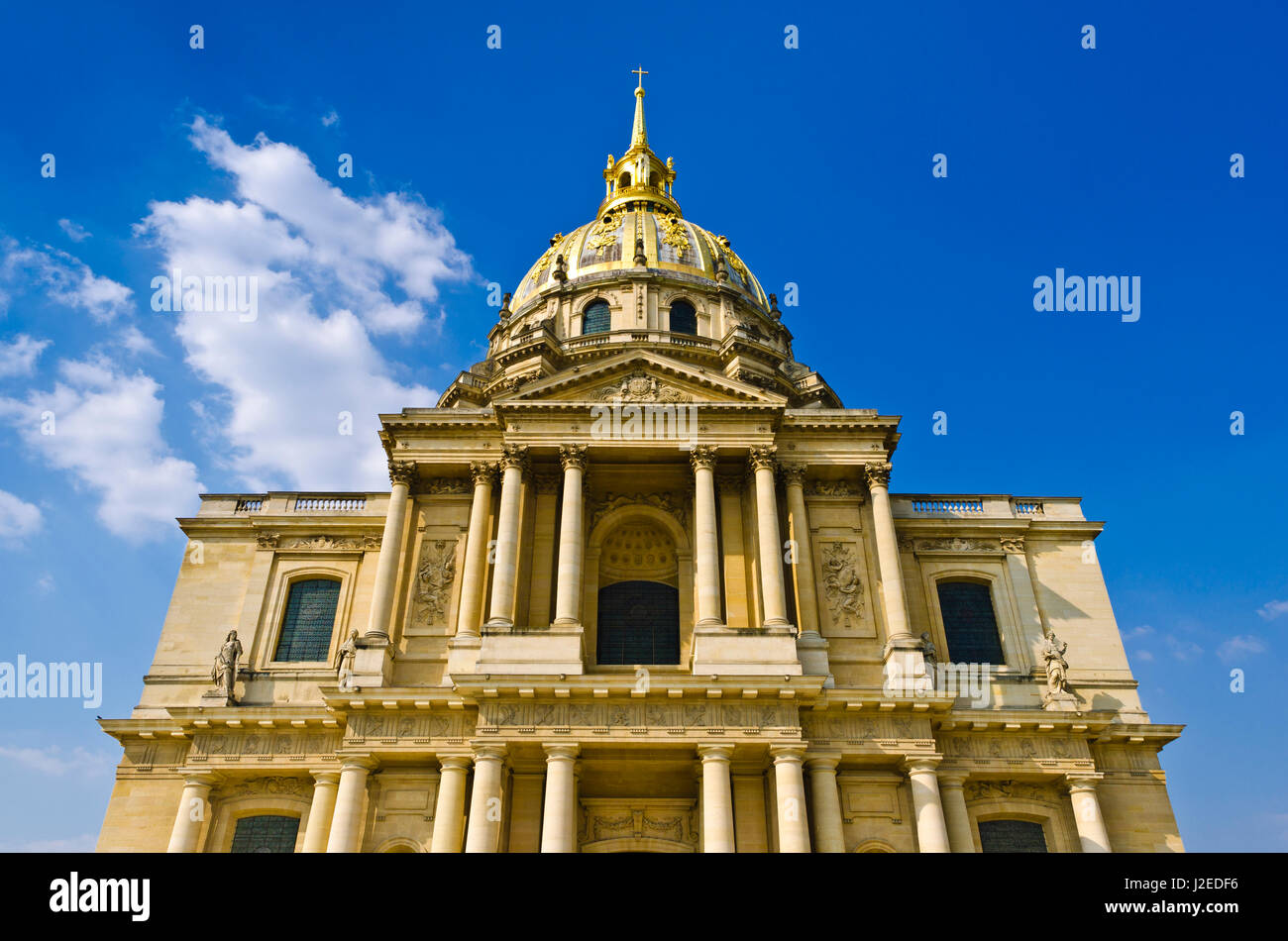 Gold-domed Chapel of Saint-Louis (burial site of Napoleon), Les ...