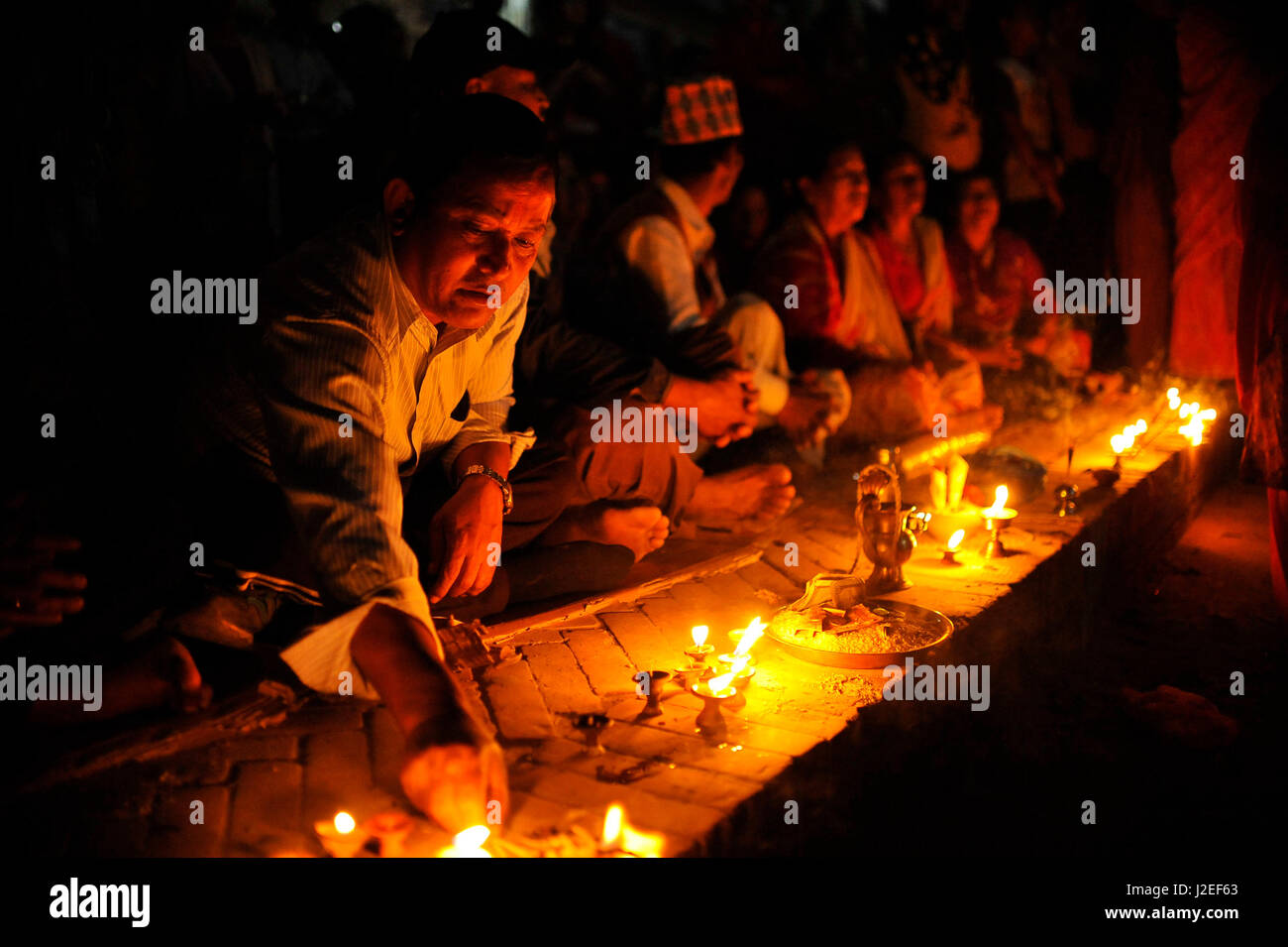 Kathmandu, Nepal. 27th Apr, 2017. Nepalese devotees offering ritual ...
