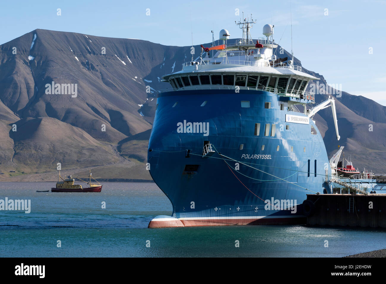 Longyearbyen svalbard harbor hi-res stock photography and images - Alamy