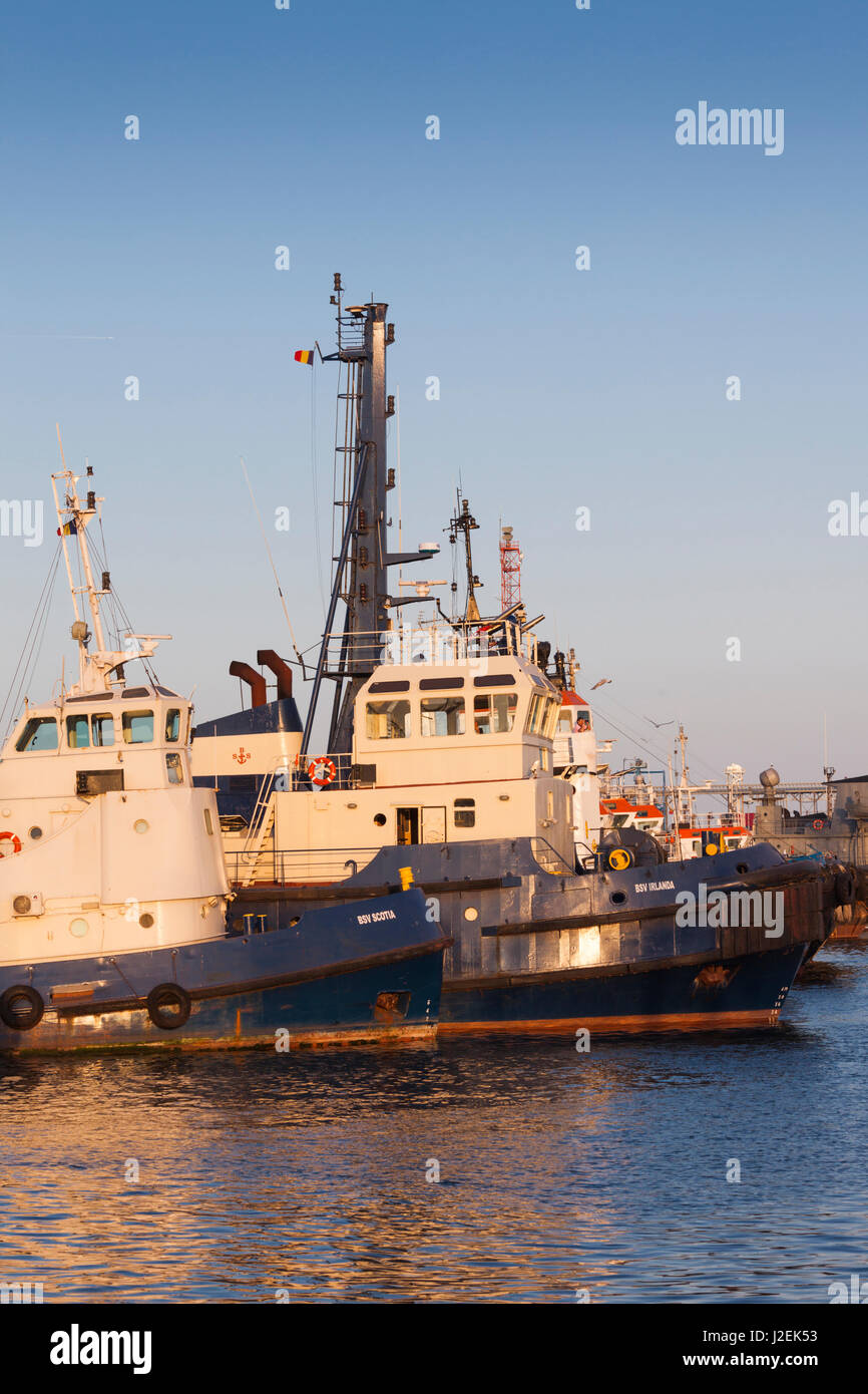 Port tug boats hi-res stock photography and images - Alamy