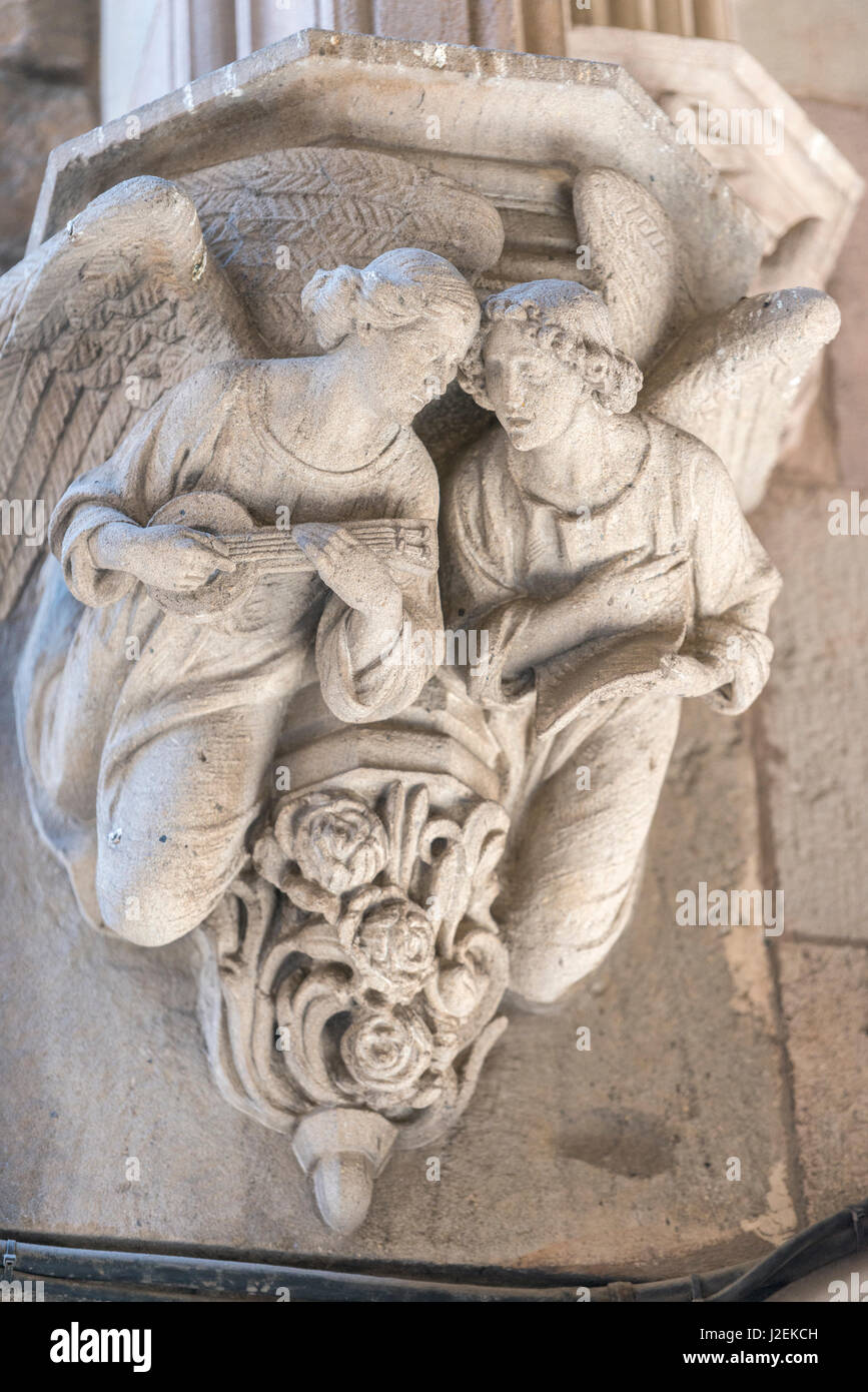 Carving an angels hi-res stock photography and images - Alamy