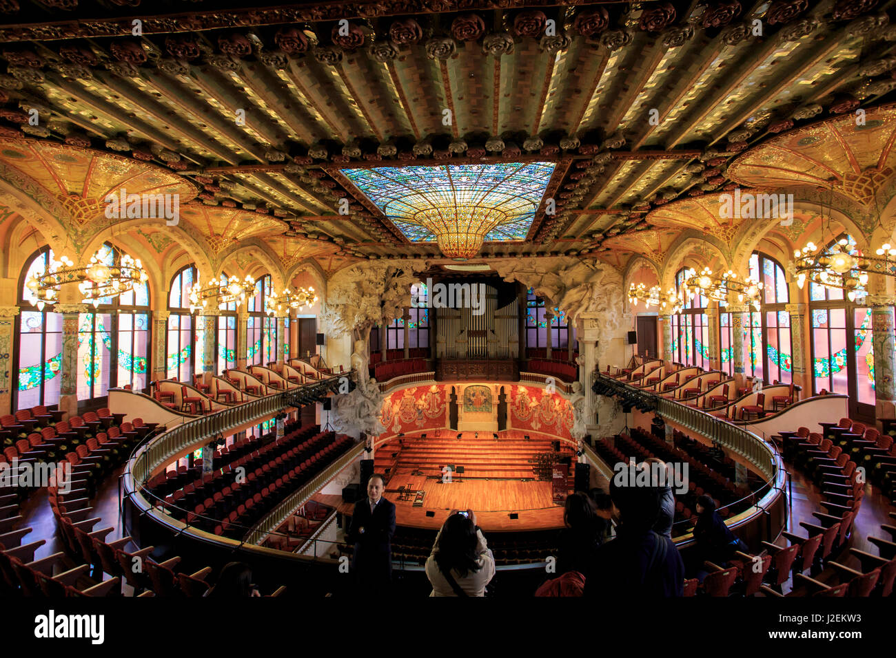 The stunning interior of the Liceu Opera House in Barcelona, Spain ...